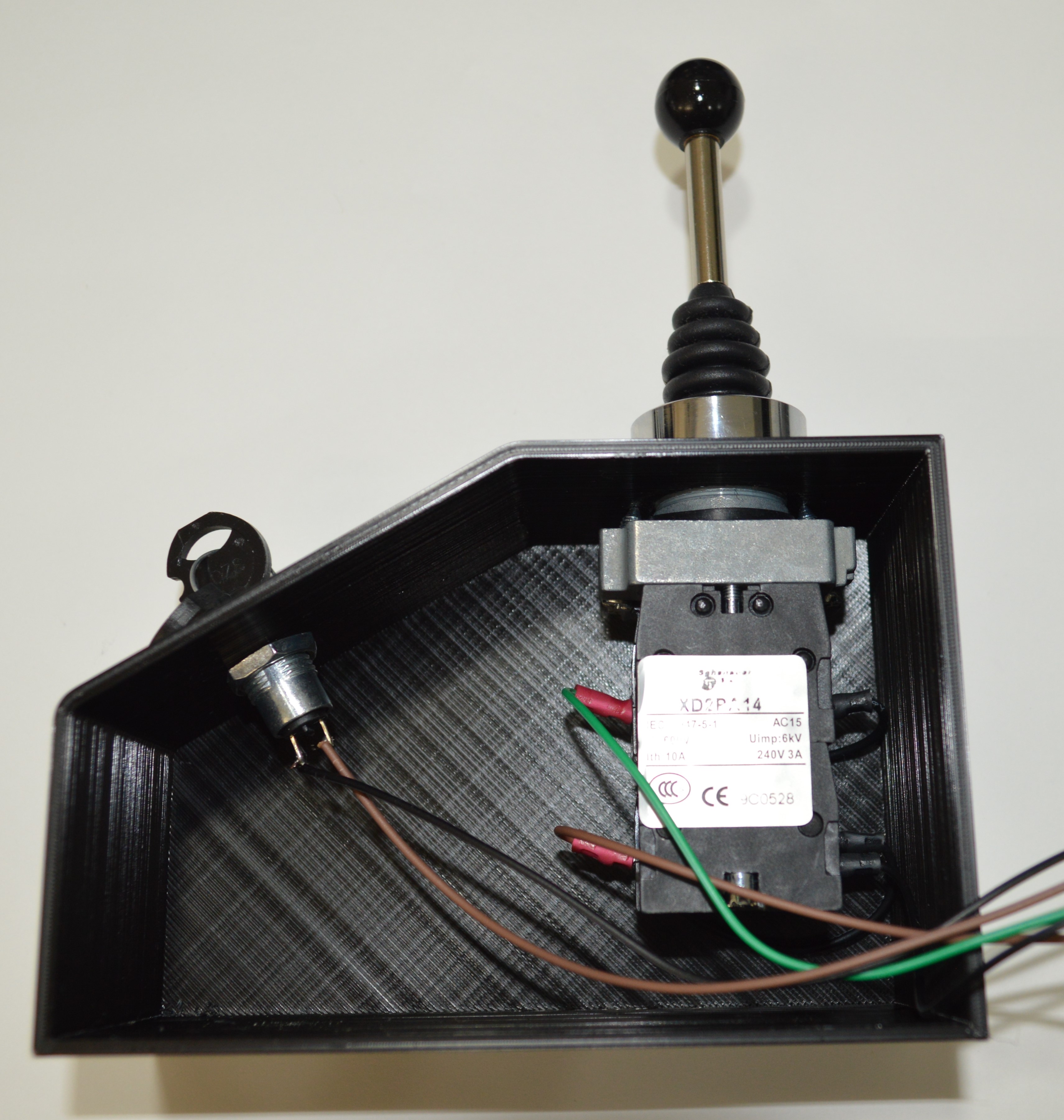 BVE 鉄道シミュレーターで自宅運転台を動かそう～レバーサとキースイッチを動かす #Arduino - Qiita