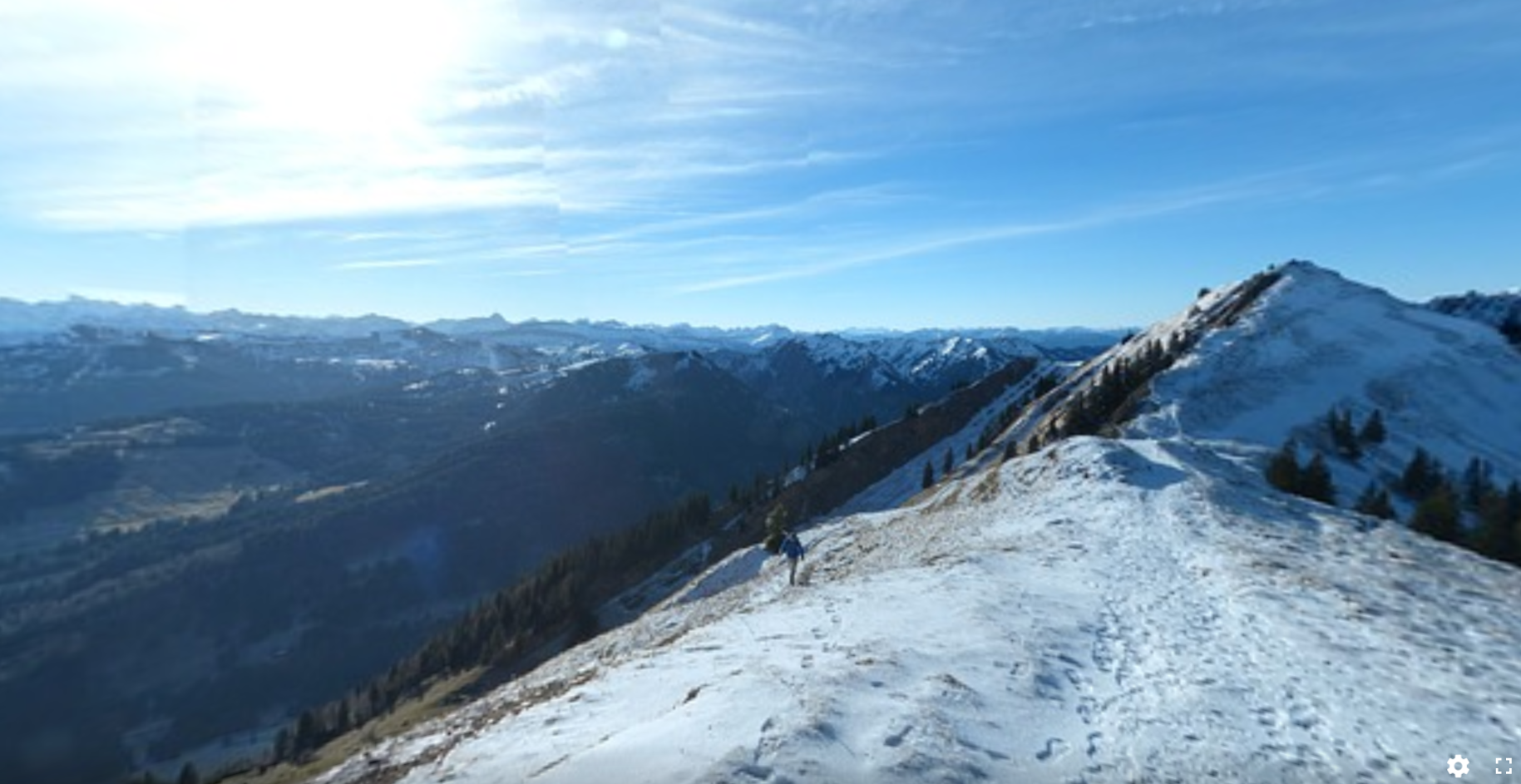 Panolens.jsで簡単にパノラマを作成する #JavaScript - Qiita