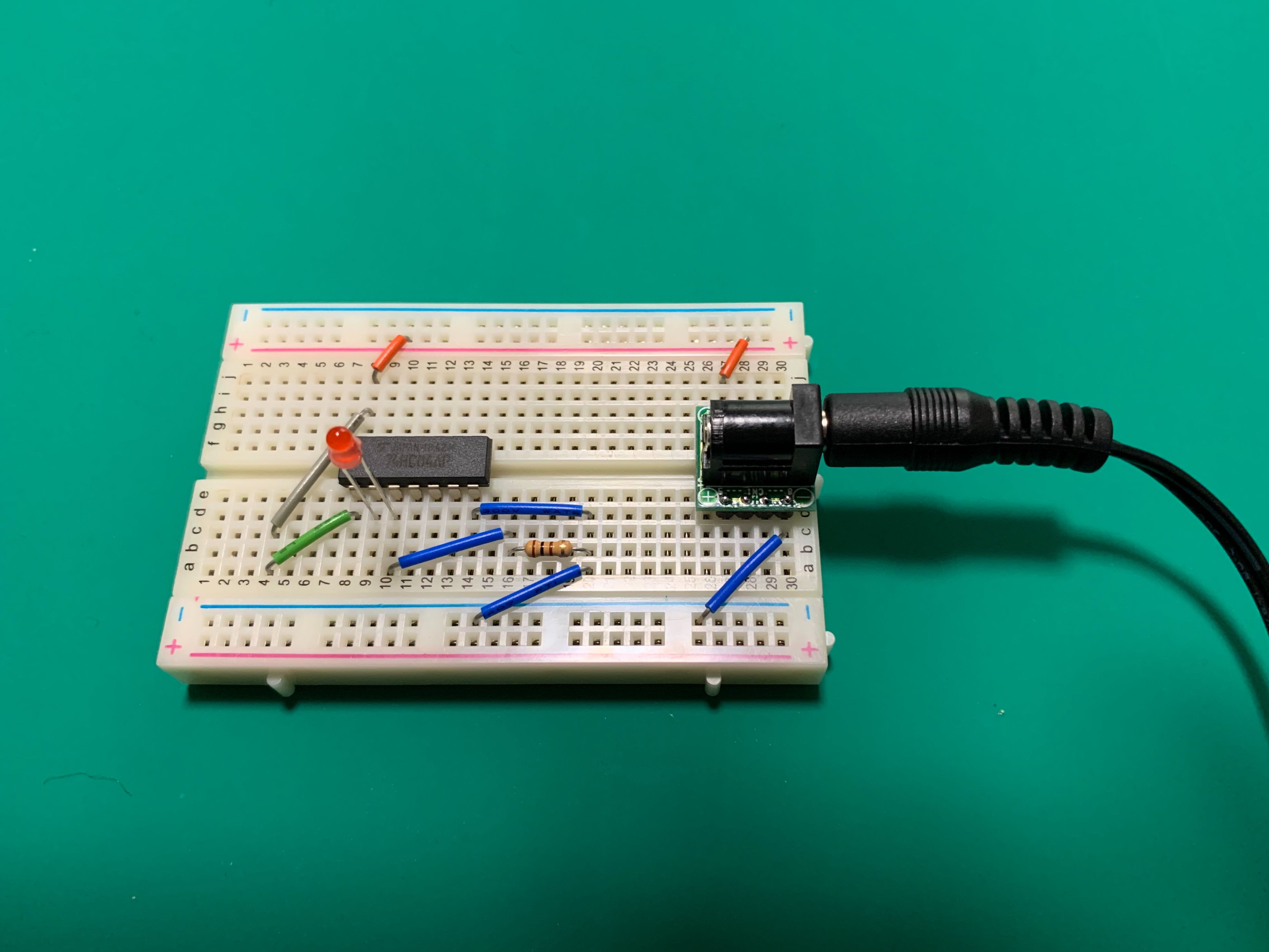 「CPUの創りかた」の4bitCPUをブレッドボードで作りました #電子工作 - Qiita