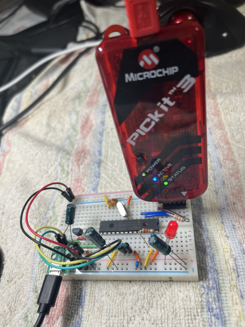 MPLAB X IDE 6.20 を使って PIC32MX230F064B で Lチカしてみた #電子工作 - Qiita